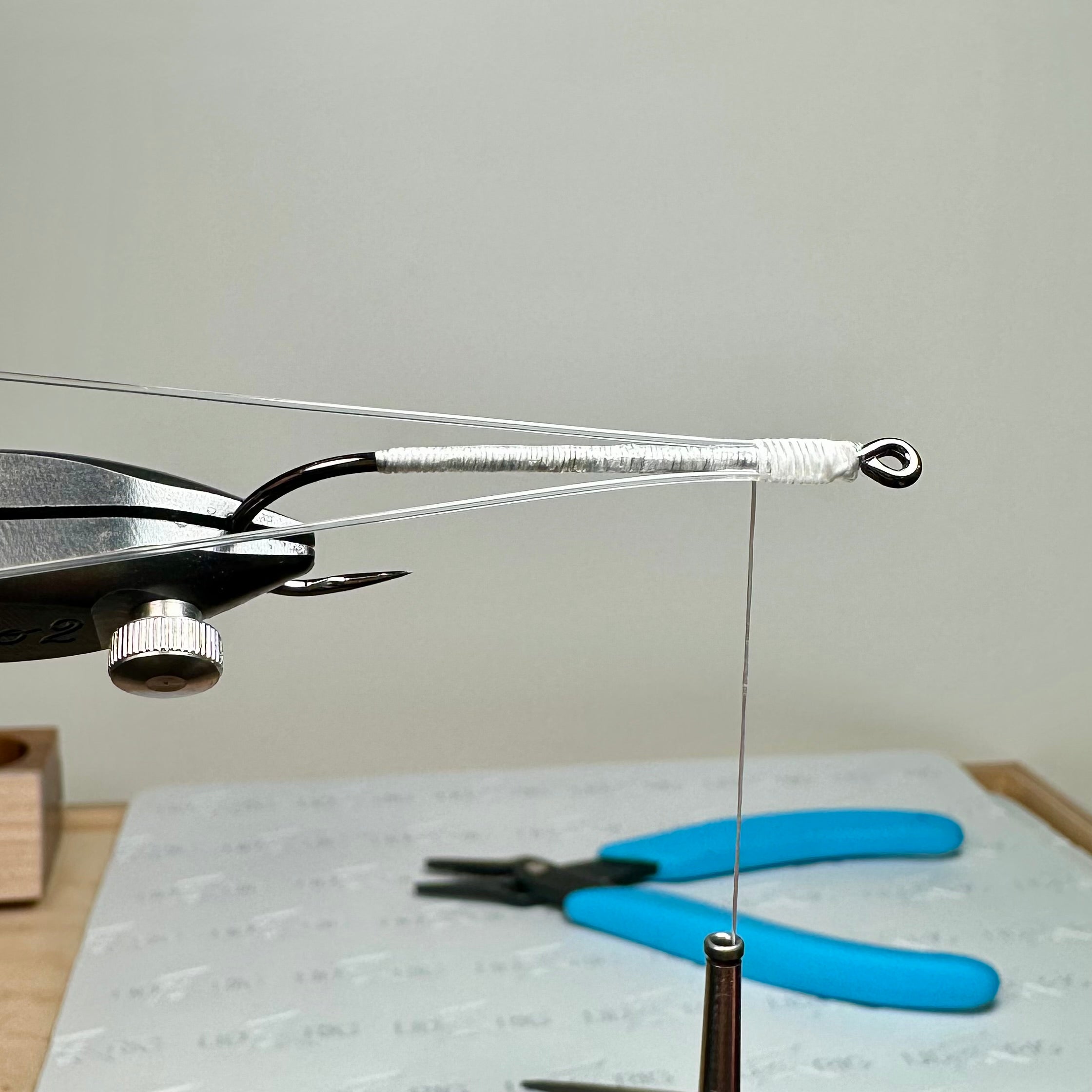 FLY TYING STEP By STEP Dave Whitlock’s Hard Mono Foundation